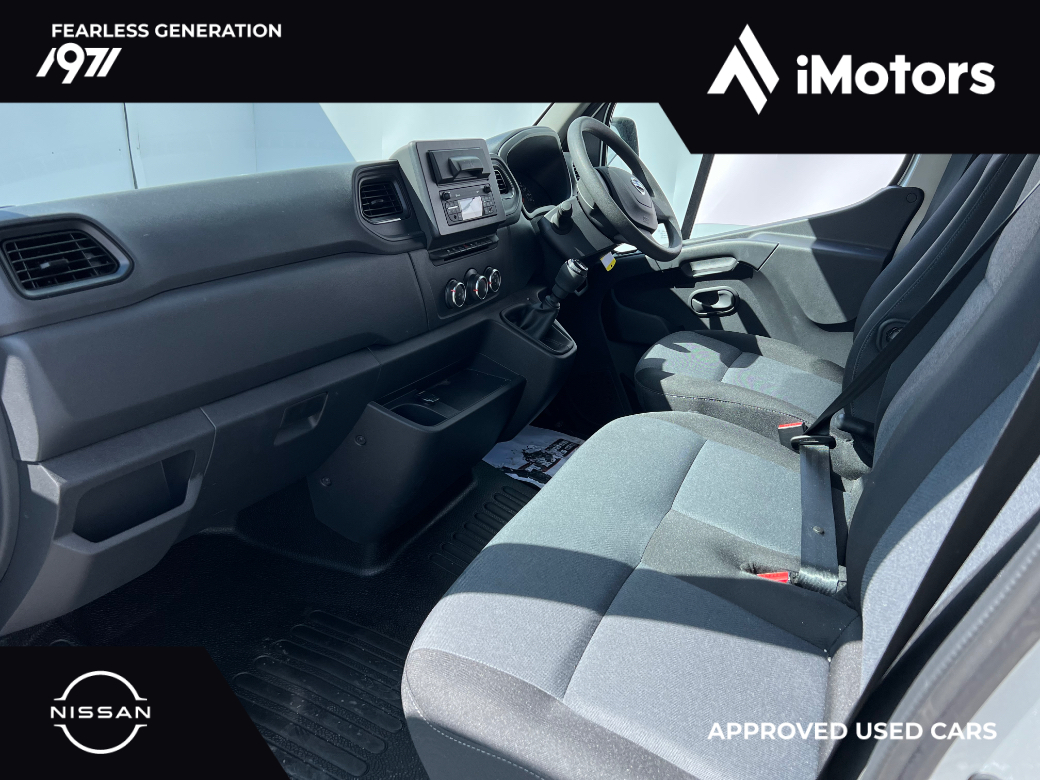 2023 Nissan Interstar